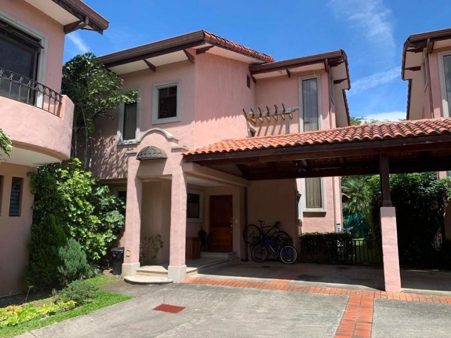 Casa en venta, en Santa Ana, San José. RAH 20-329 - CAV39724