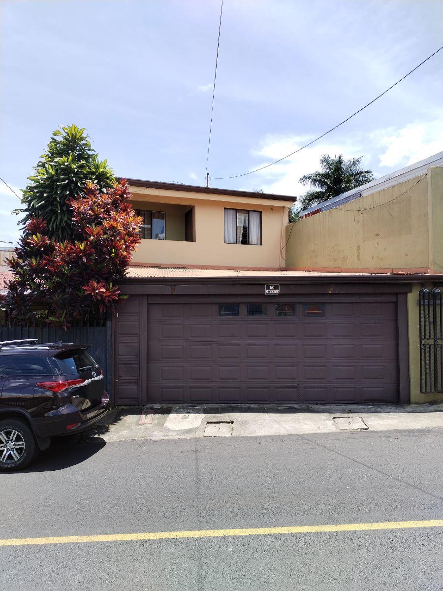 Se vende casa de 230m2 en 2 plantas en quesada duran Zapote - CAV104525