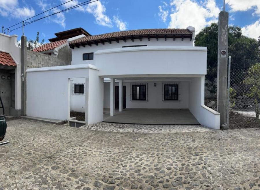 Amplia Casa En Venta En Antigua Guatemala Para Residencia O Inversión