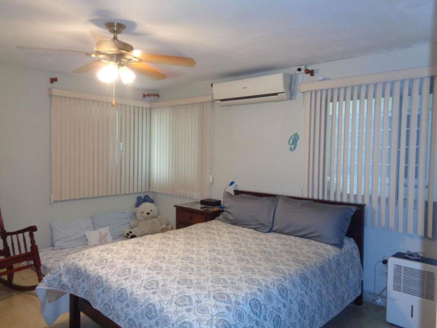 Fotos de Vendo Apartamento Espacioso en PH Entremares, El Cangrejo 23 ...