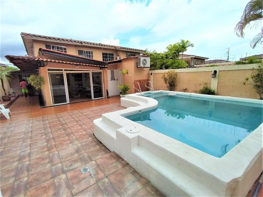 Venta de Casa con Piscina en PH Dorado Lakes, Condado del Rey 20 ...