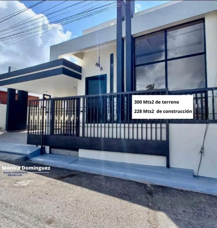 Esta preciosa casa con picuzzy y terraza, totalmente nueva puede ser ...