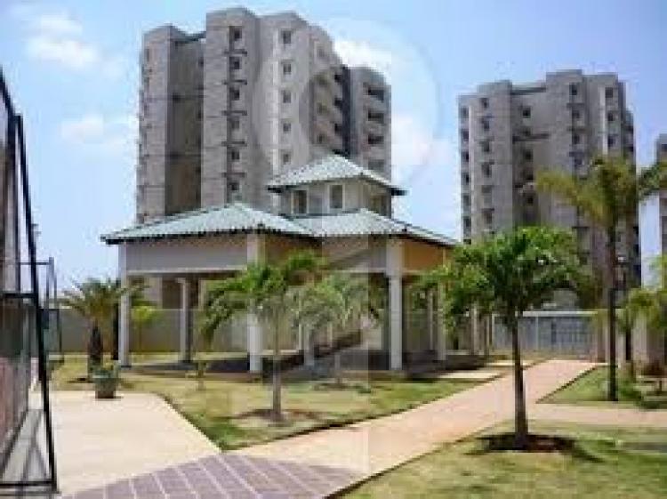 Bello apartamento en Complejo Cerrado - DEV82472
