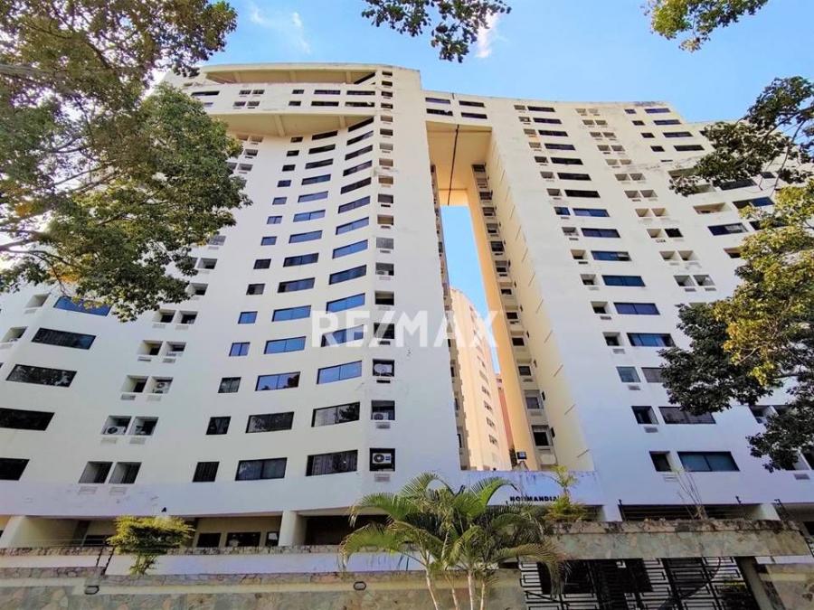RE/MAX PARTNERS Vende Apartamento en Residencias Normandia, El Parral ...